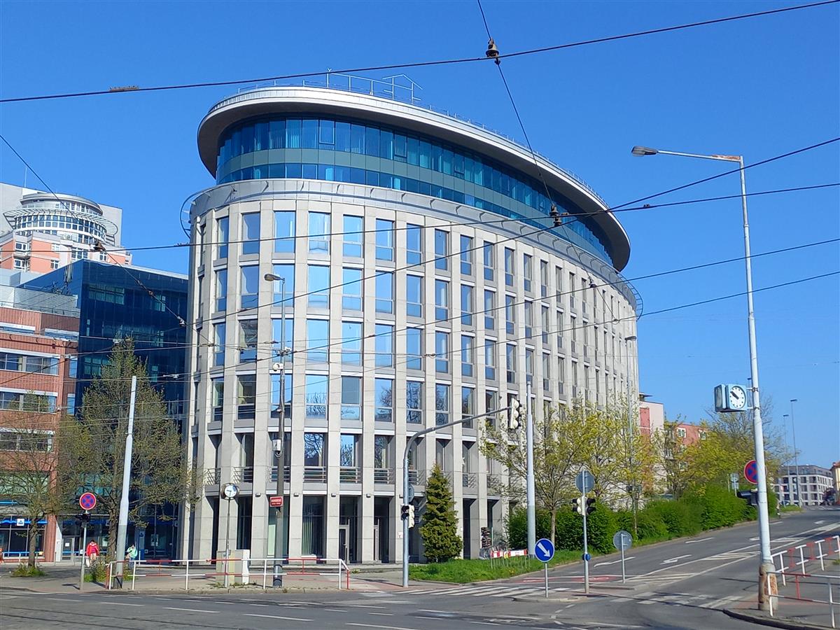 Městská část Praha 10 - Radnice Prahy 10 se na několik let stěhuje do ...